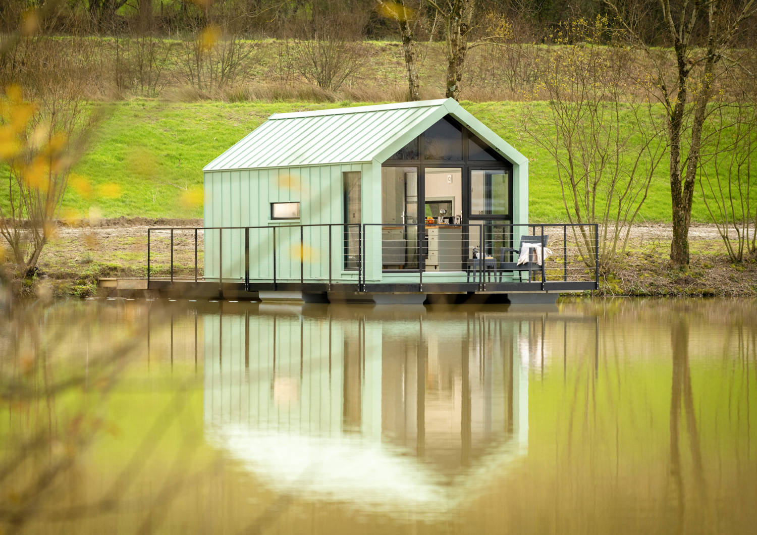 Relaxing Spa & Lake Fishing Holidays in Devon & Cornwall | Clawford Lakes